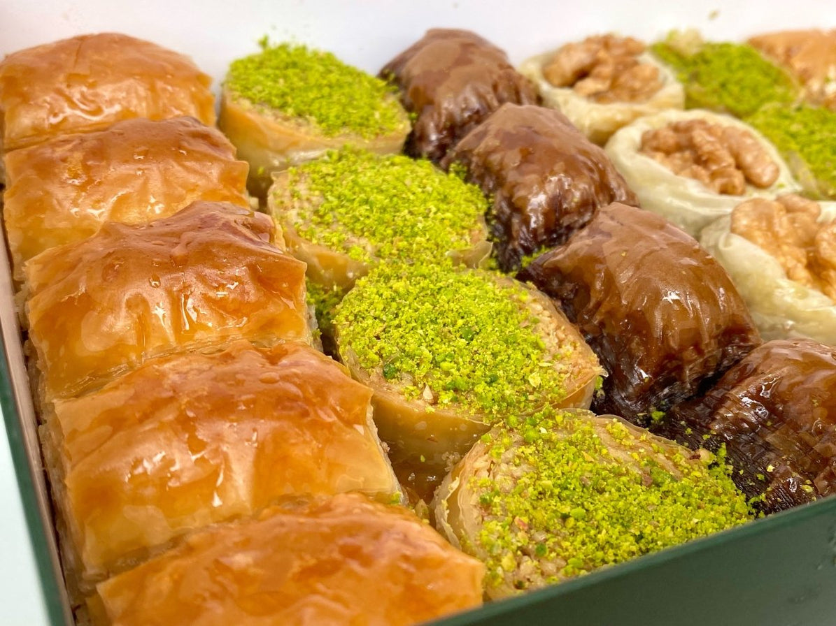 Karakoy Gulluoglu | Premium Baklava with Walnuts Gift Box — Aladdin