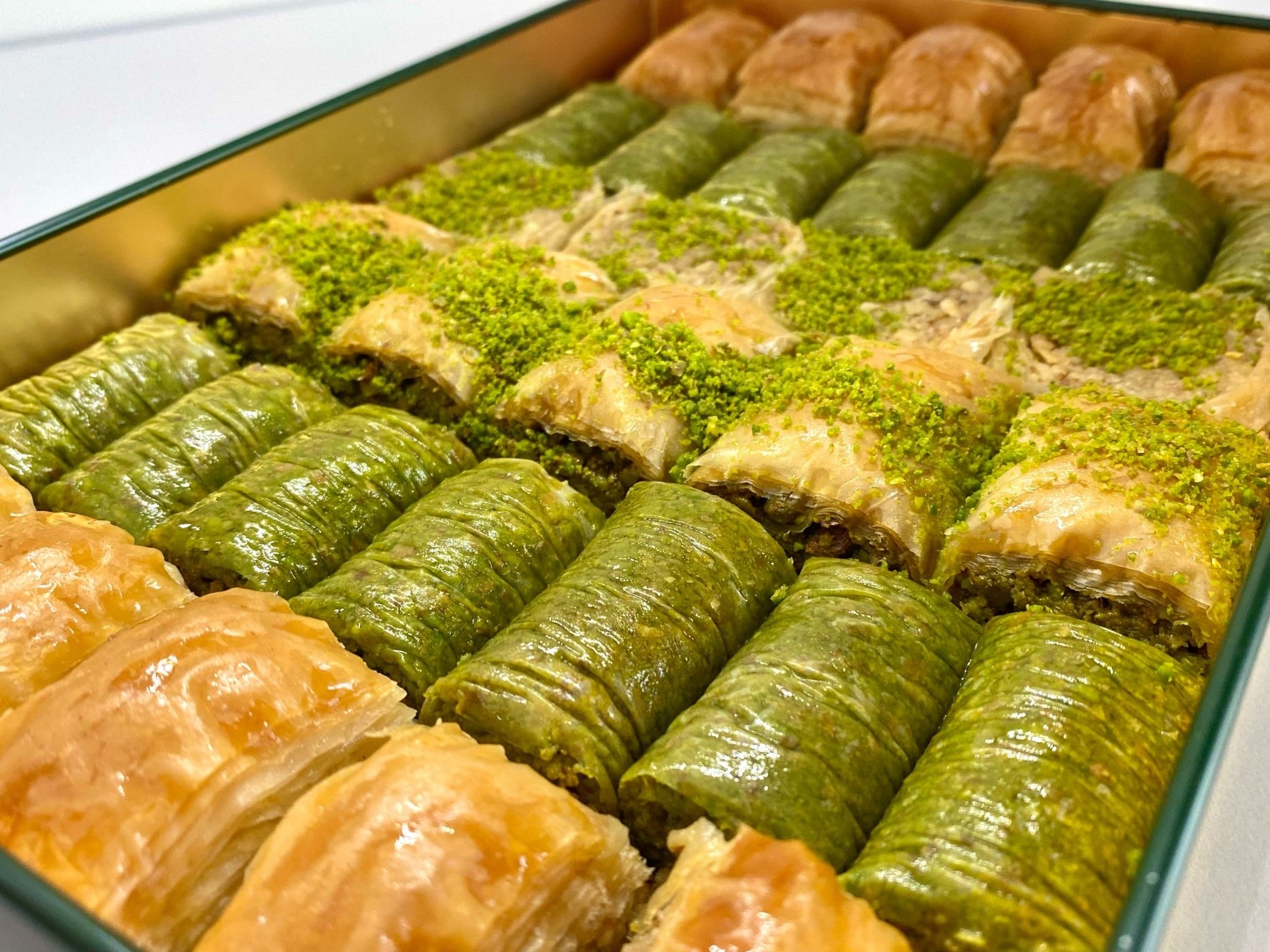 Karakoy Gulluoglu Turkish Assorted Baklava - Metal Gift Box — Aladdin