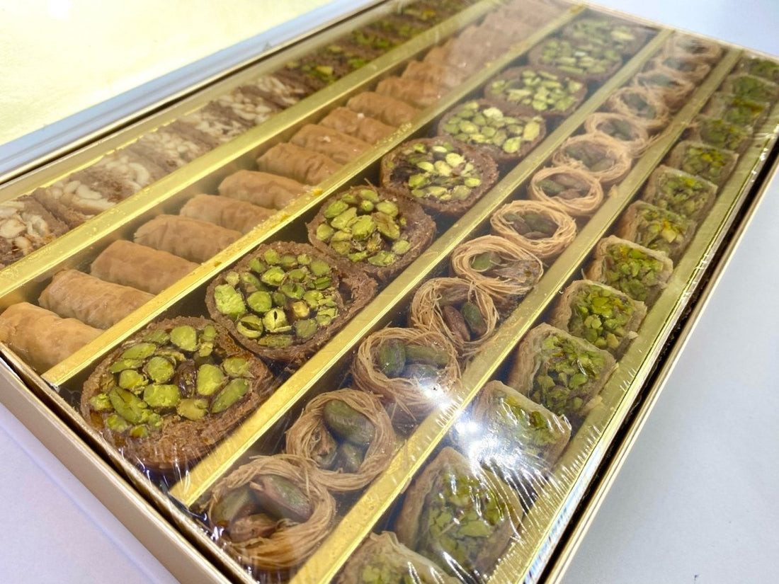 Premium Mix Baklava with Honey - Gift Box (2.2 lb | 1 kg) – Aladdin